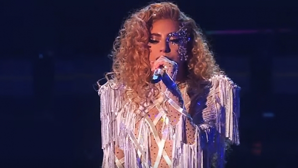 RESUMO: Veja o que a mídia comentou sobre a performance de Lady Gaga no ...