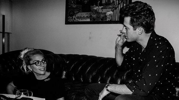 Mark Ronson conta como o desempenho de Lady Gaga e a forma como ...