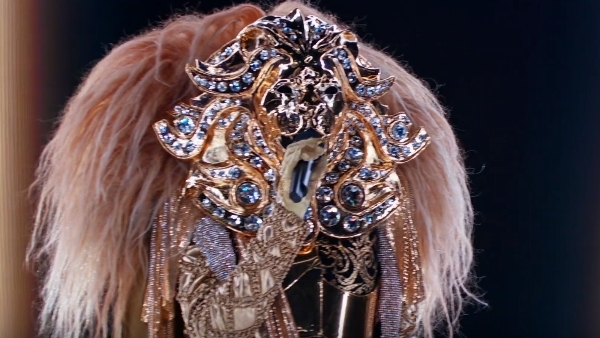 VÍDEO: Participante apresenta a música "Diamond Heart" no programa The ...